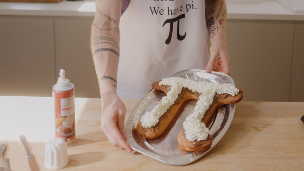 Pi Day 2024 – Baking a Pi Pie TRAILER – TOM ROCKS MATHS
